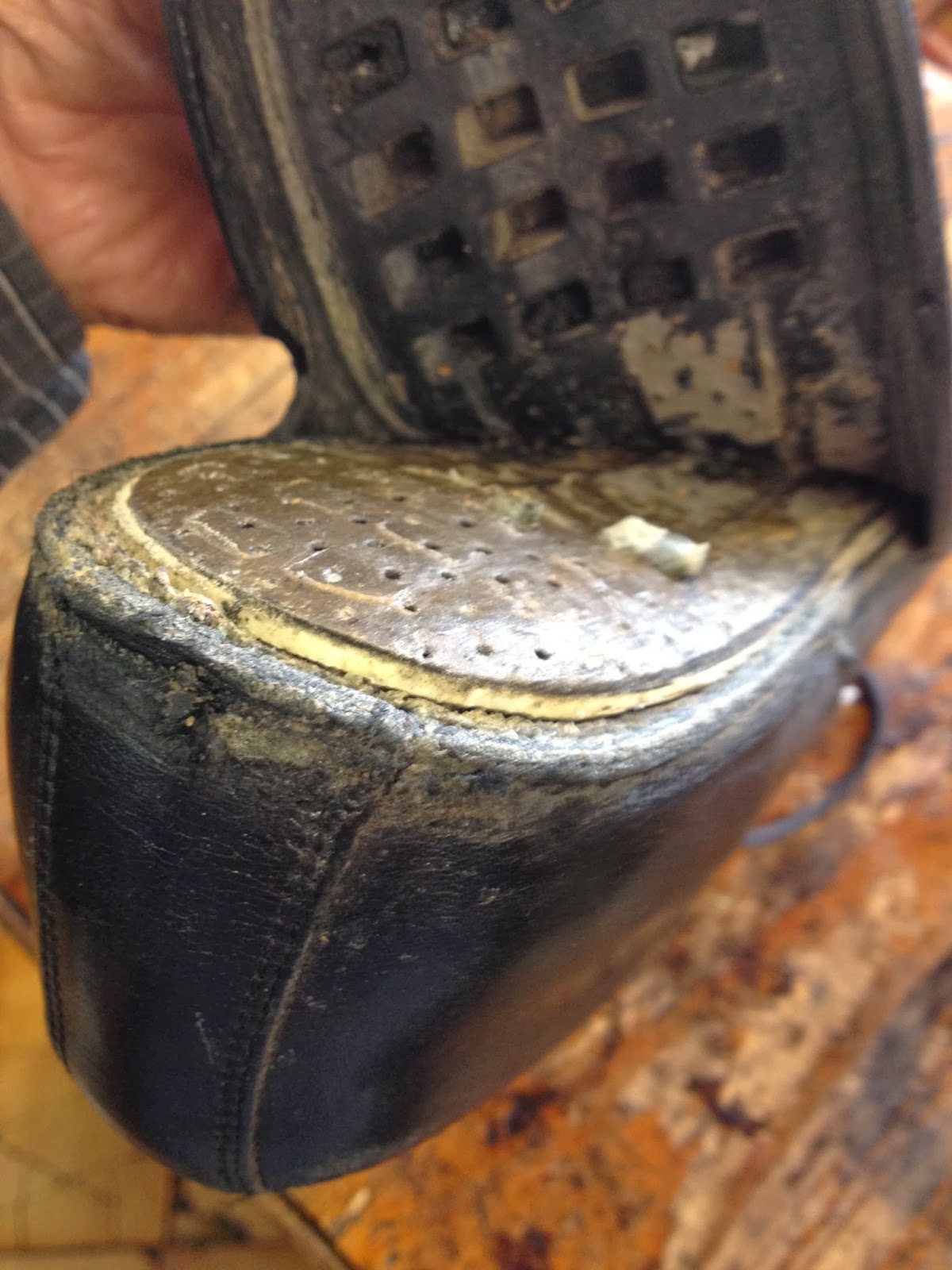 cordonnerie maroquinerie bagagerie sellerie: Emboitage , collé , cousu ...