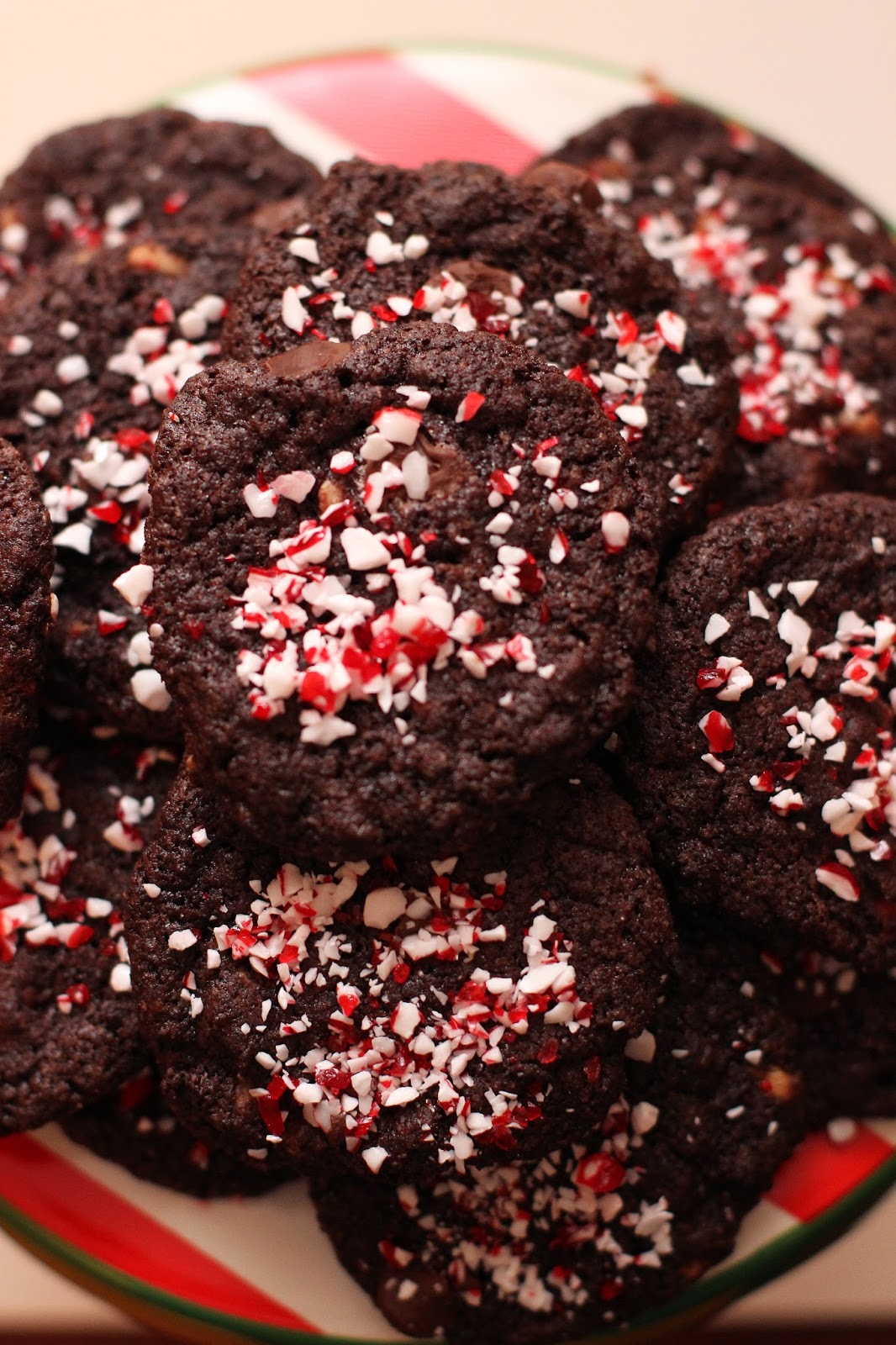 Recipe: Double Chocolate Peppermint Crunch Cookies | chicago foodie girl