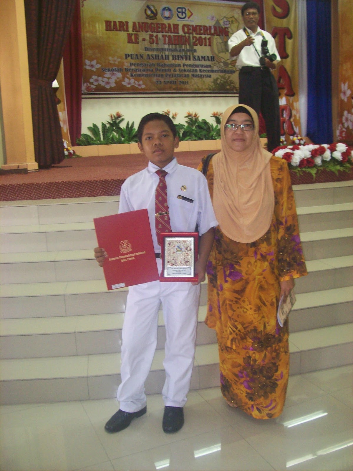 cikgu azhar 2: April 2011