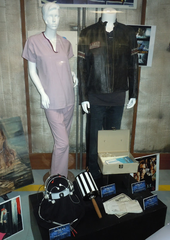Hollywood Movie Costumes: January 2012