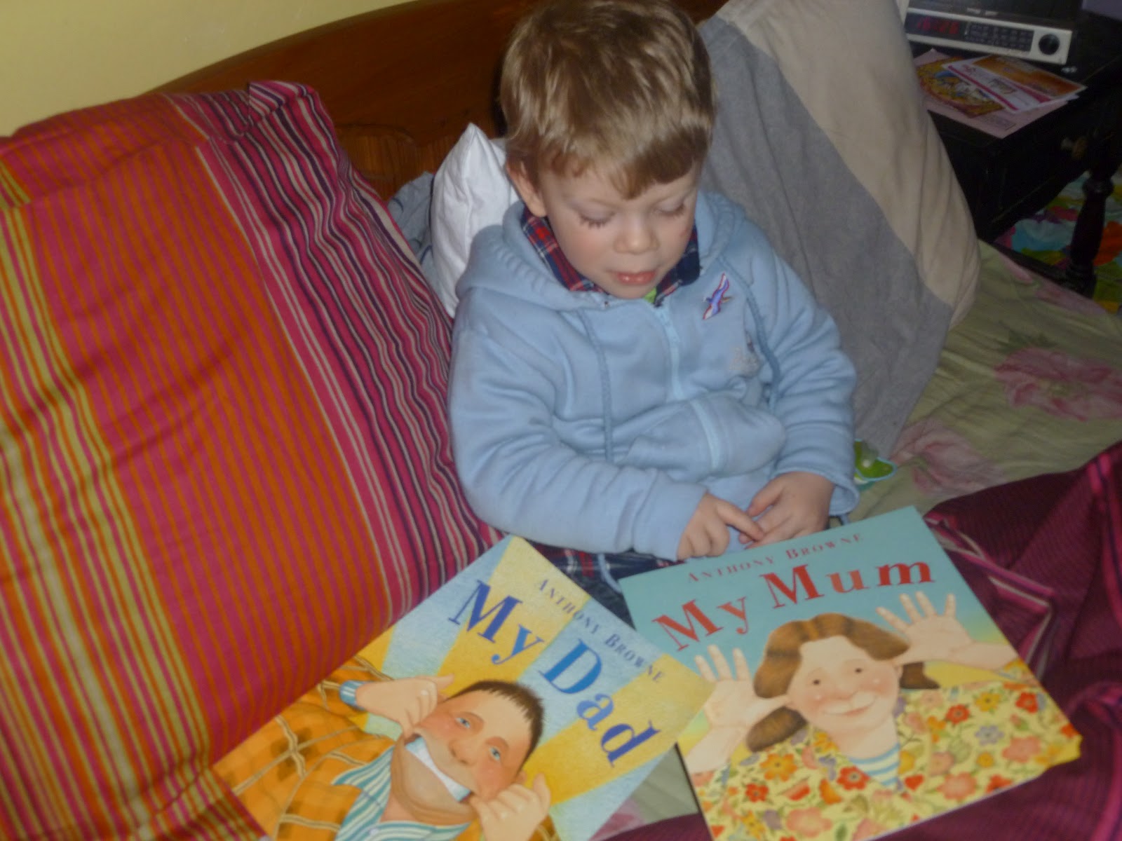 Madhouse Family Reviews: Children's Book Review : My Dad and My Mum ...