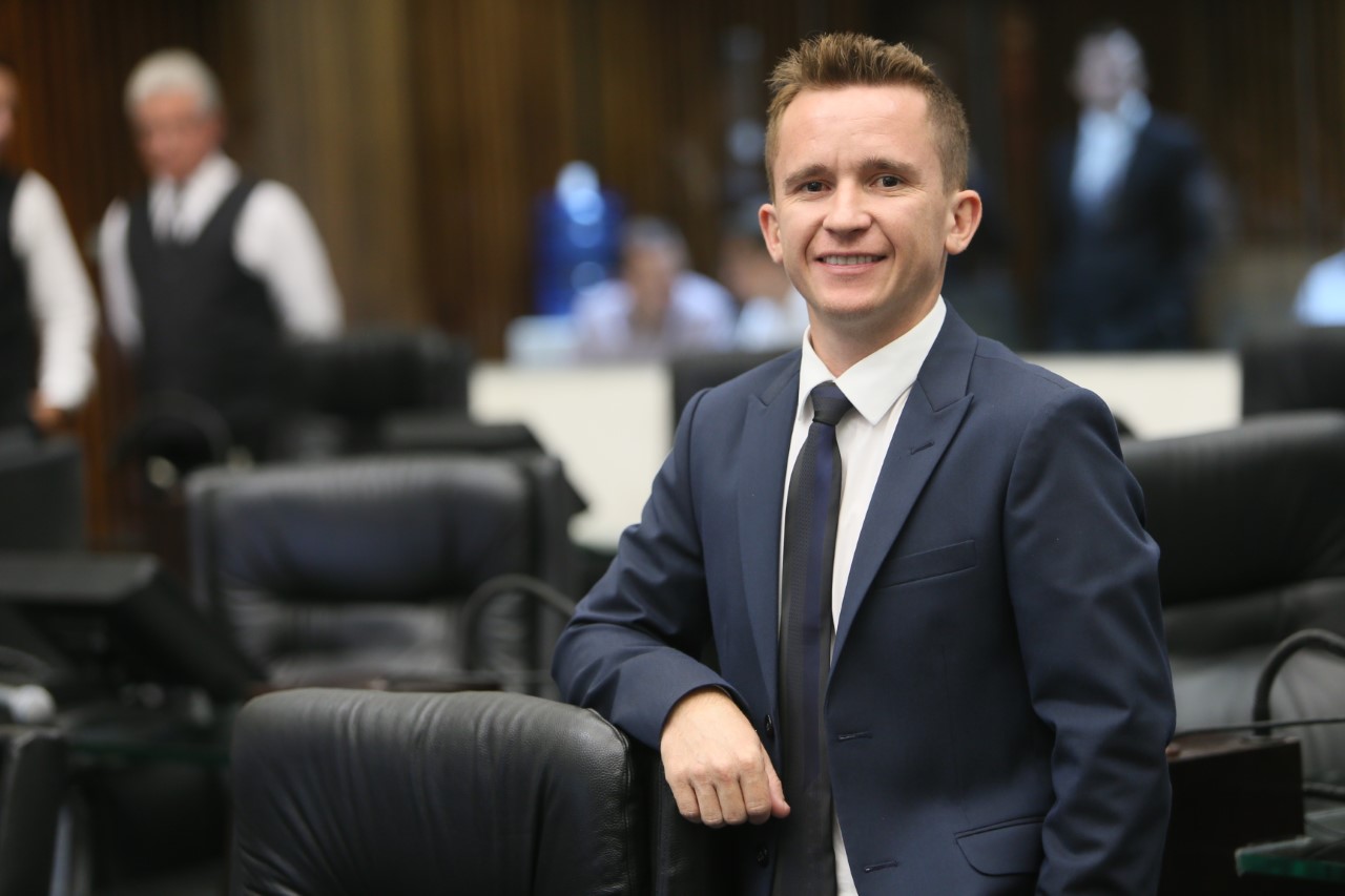 Blog do Elói Turvo: "O político não é especial, deve ser visto como um ...