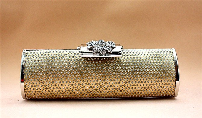 “Simplicity is the keynote of all true elegance.” : Fancy Clutches