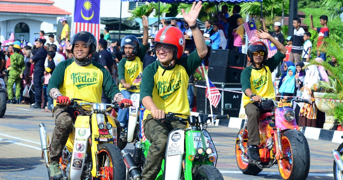 Candid Merdeka RISDA: CANDID MERDEKA 106