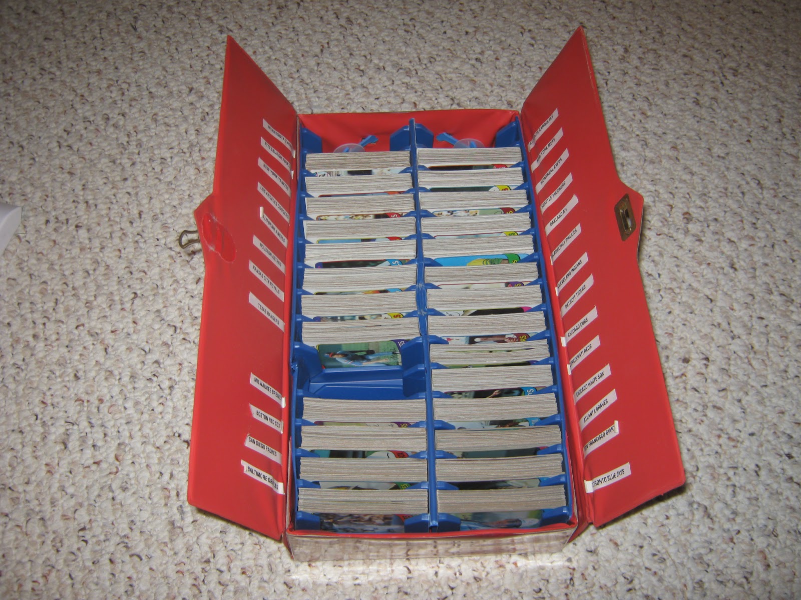 Droidtrader's Sports Memorabilia: Topps Sports Card Locker