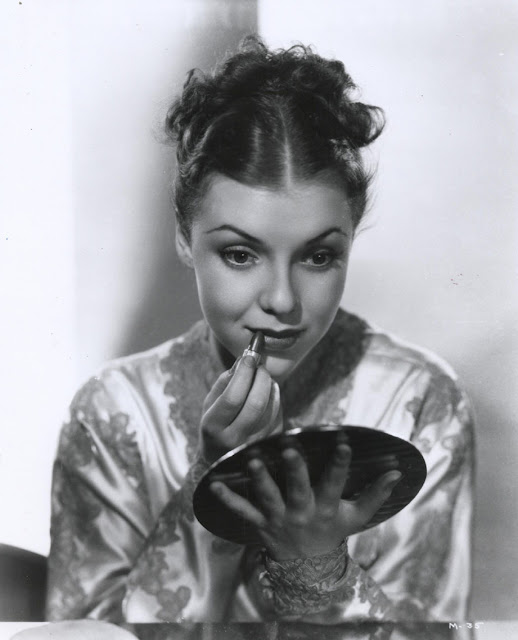 It's The Pictures That Got Small ...: May 2012