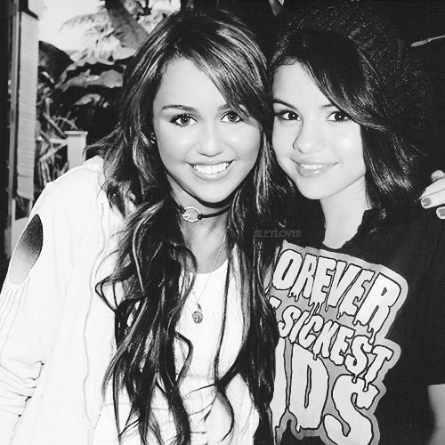 Minhas Fotos Favoritas: Miley Cyrus e Selena Gomez