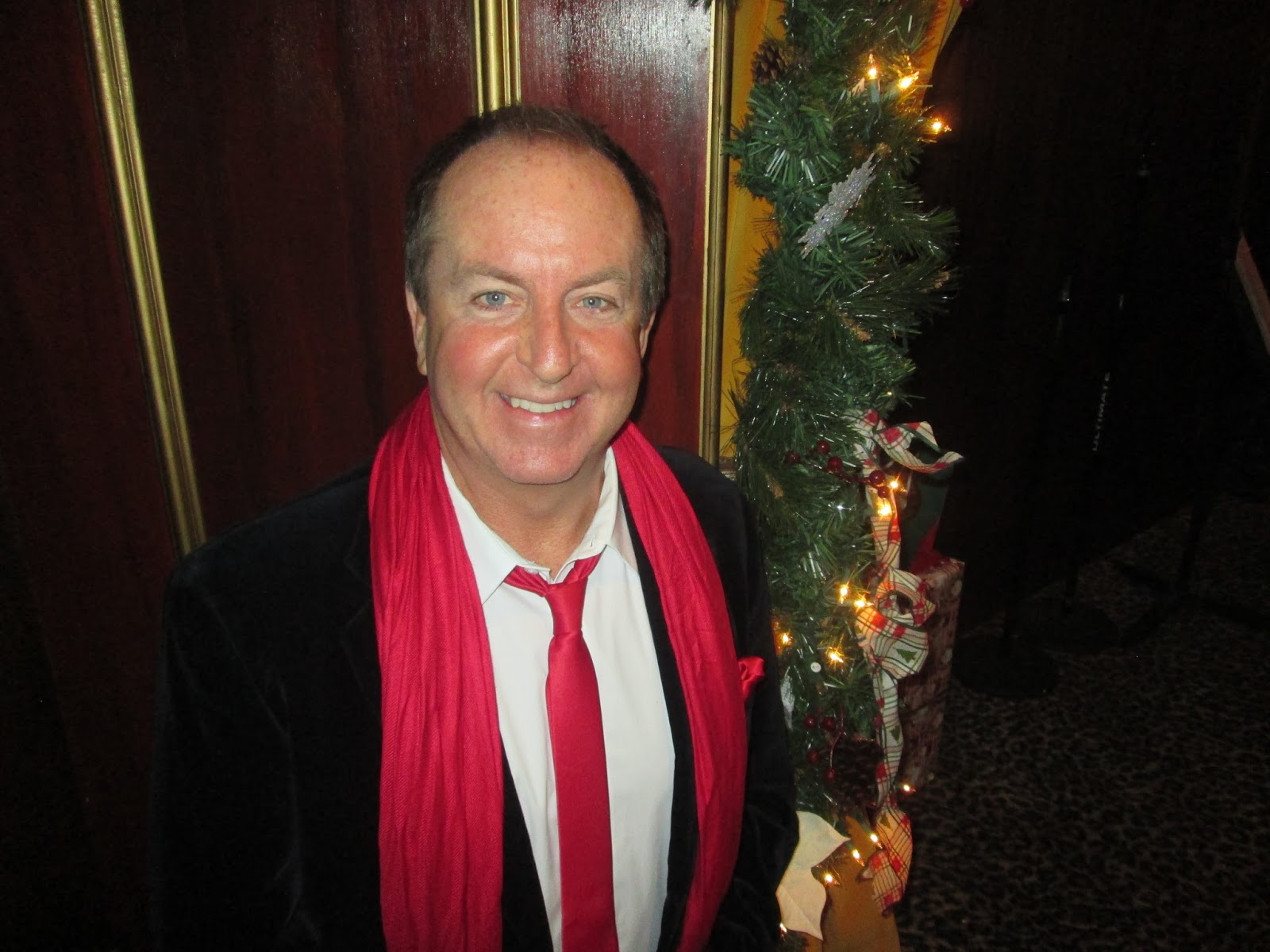 Review: Singer DENNIS MCNEIL Performs a Mellow CHRISTMAS CABARET in ...