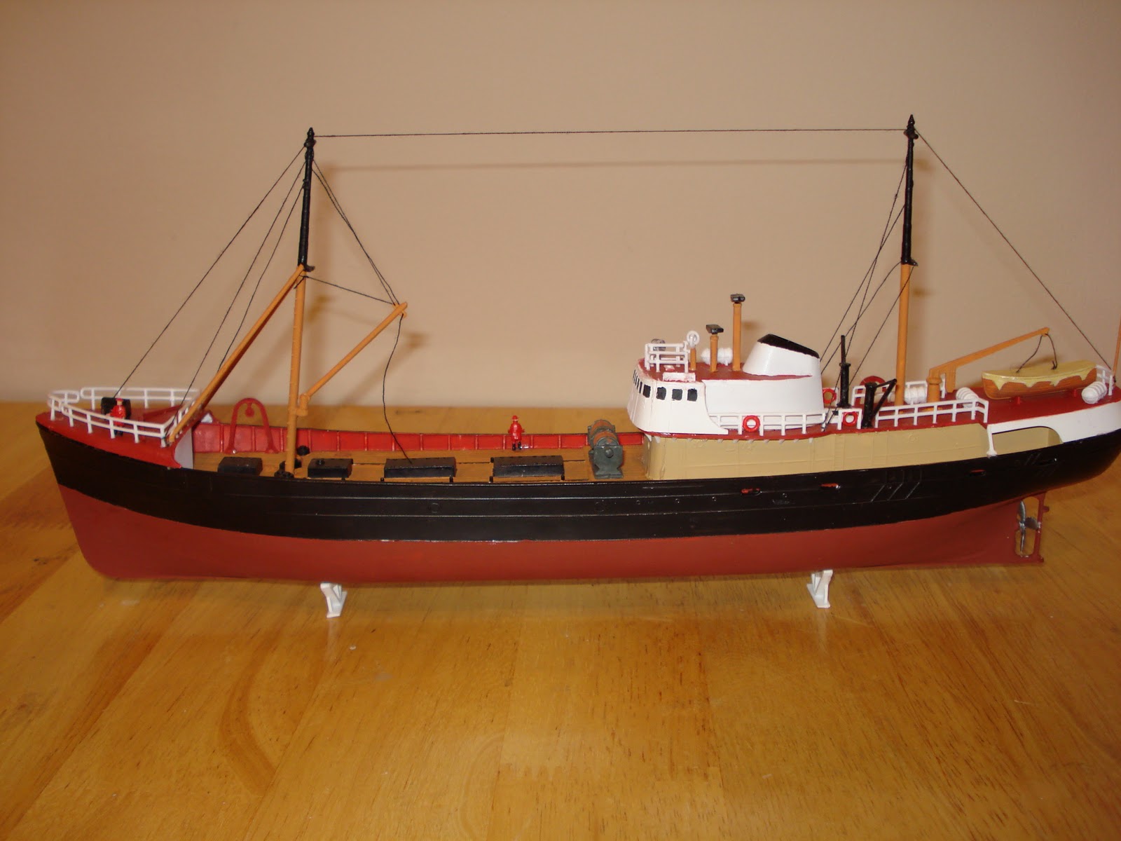 My Models and Dioramas: Revell: North Sea Fishing Trawler 1/142