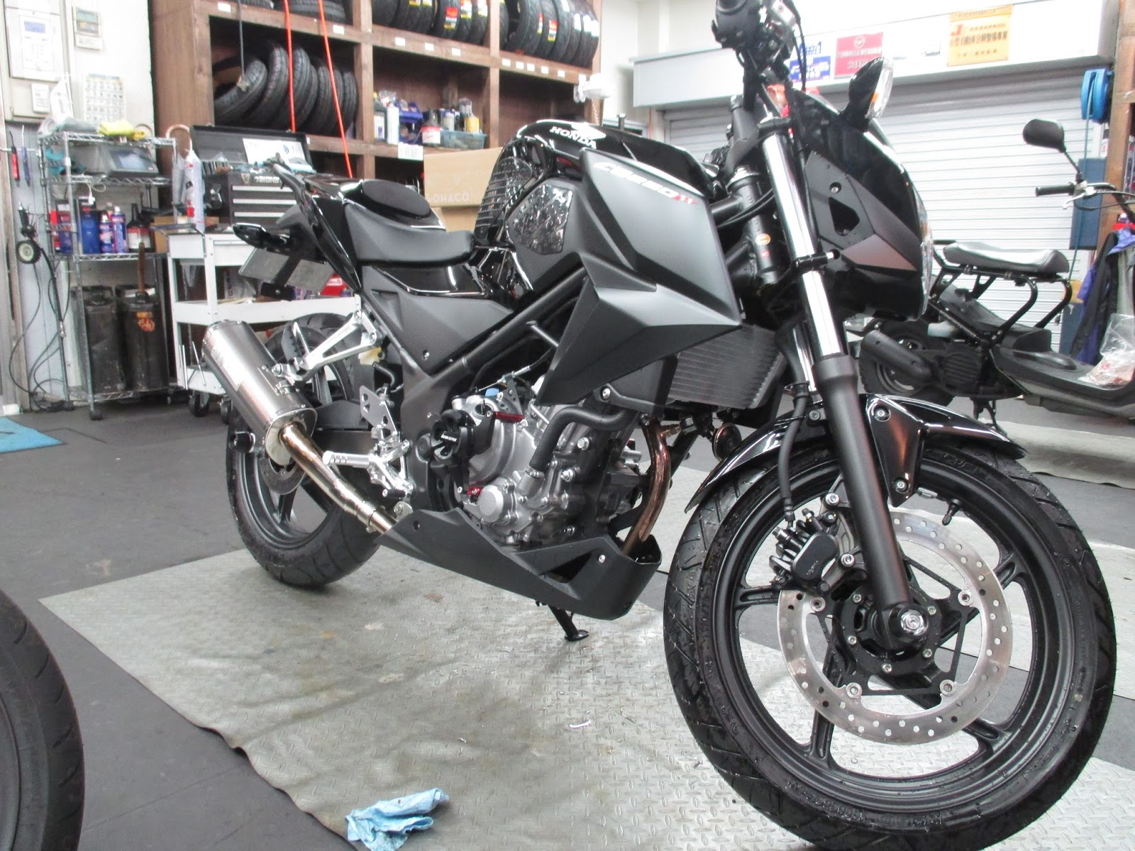 B!新宿店Blog: CB250Fカスタム！