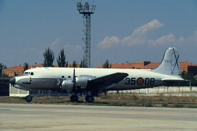 * El sitio de "jactres" *: Heredero cuestionado del DC-3: Douglas DC-4.