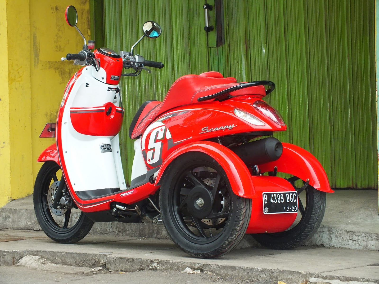 Oracle Modification Concept: HONDA SCOOPY FI MODIF RODA3 MIDDLE CLASS ...