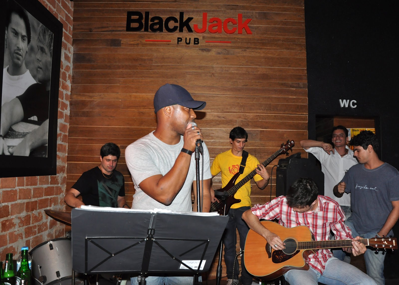 Flávio arte e tal: Banda COD.Z no Black Jack Pub Sexta - 06/04/2012 Parte 3