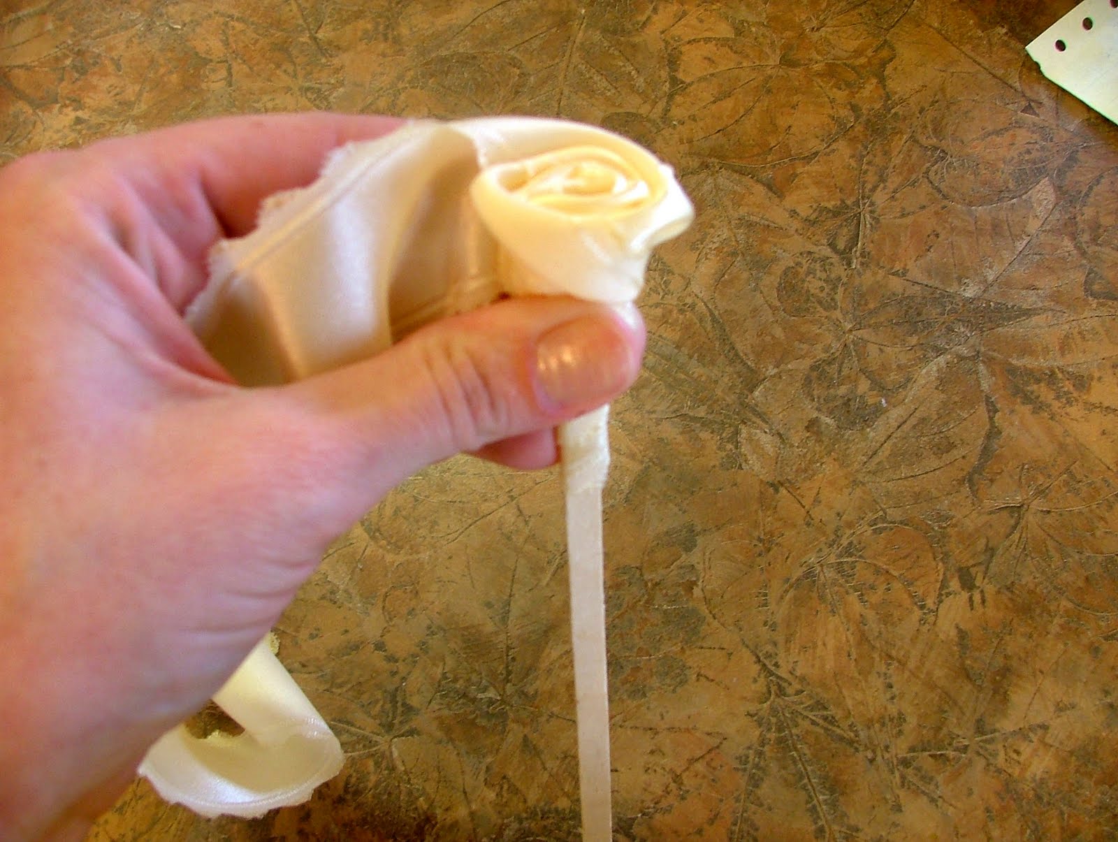 Andrea's Bow Cottage: Ribbon Roses