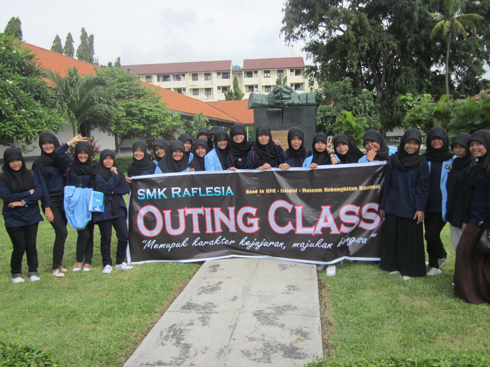 Outing Class | album kegiatan SMK RAFLESIA DEPOK