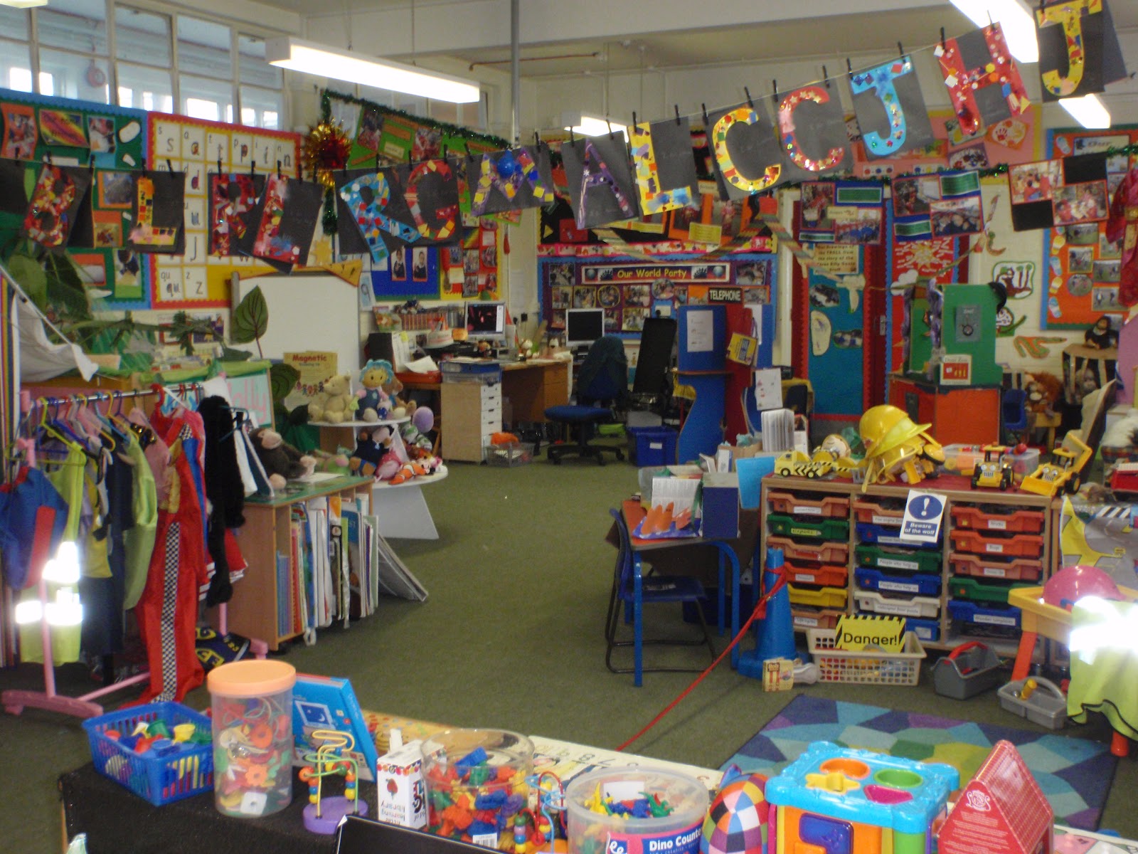 Tales from a Traveling Teacher: British classrooms #1