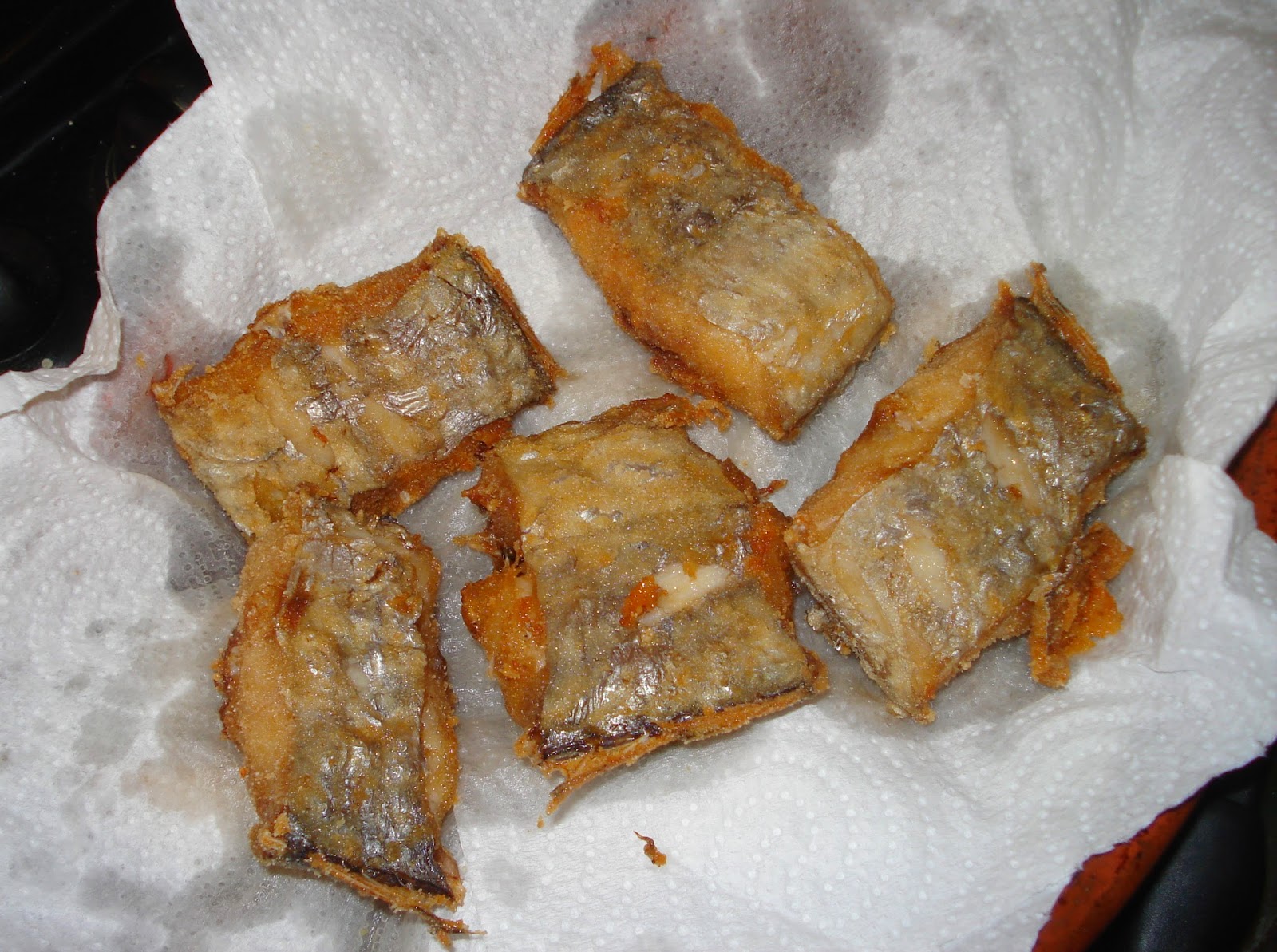 Sabores às Cores: Pez sable frito/Peixe espada frito