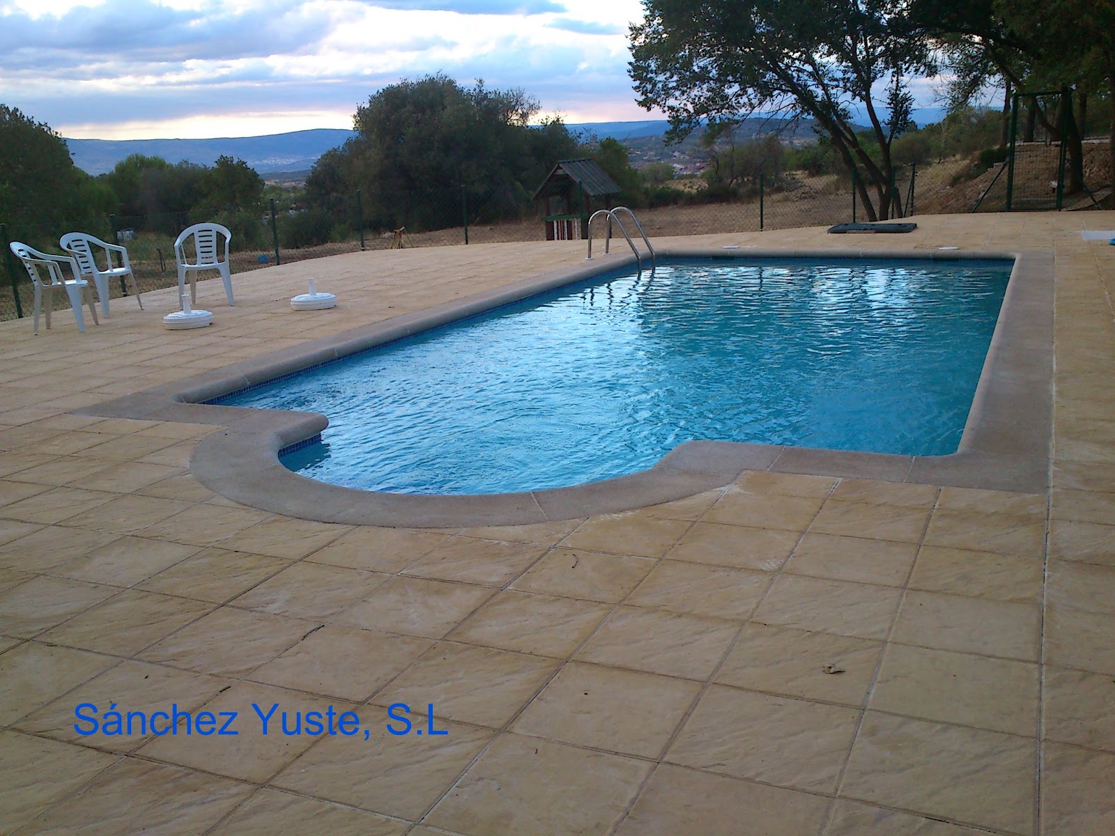 Sánchez Yuste, SL: Construcción de piscina hormigón armado.