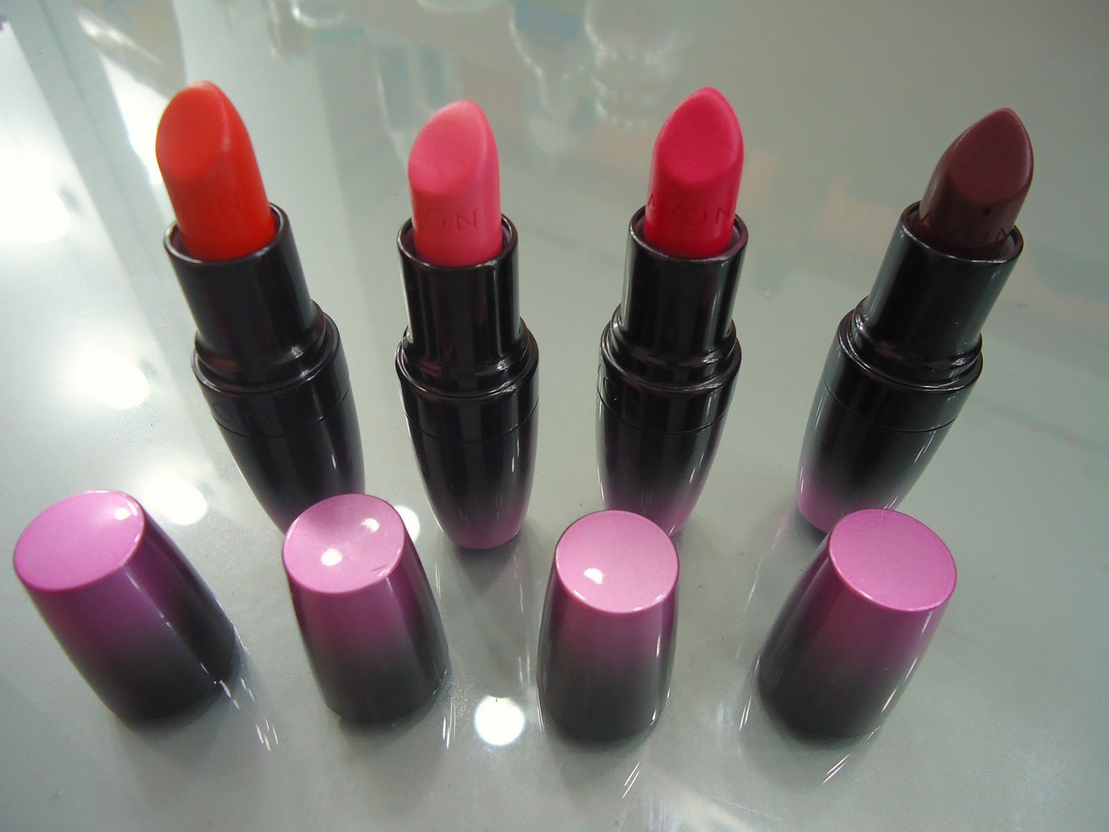 JenBM Make-Up Artist: Review: Labiales Colordisiac de Avon
