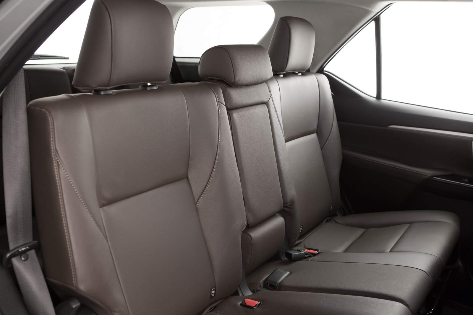 Toyota SW4 2016: preços, vídeo, fotos e especificações