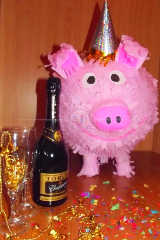 Pinata, Pinyáta, Pinata bulira, Égből hulló meglepetés: Malacka a ...