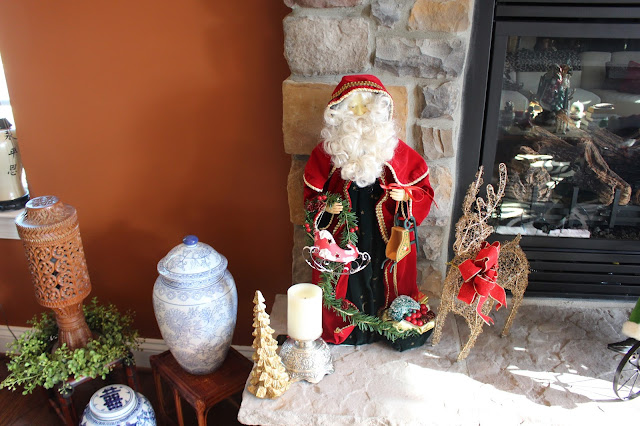 Designs by Pinky: Christmas Mantle and Hearth