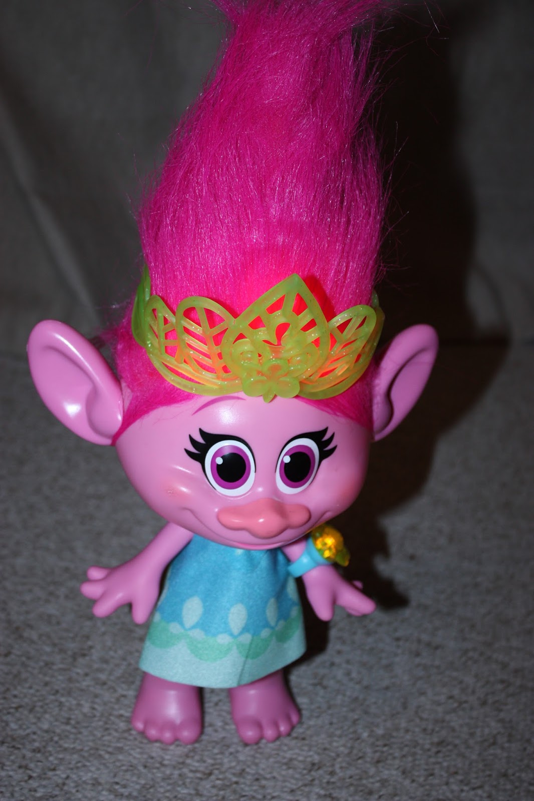 Mellow Mummy: Hug Time Poppy Trolls Review : Taking life as it comes...