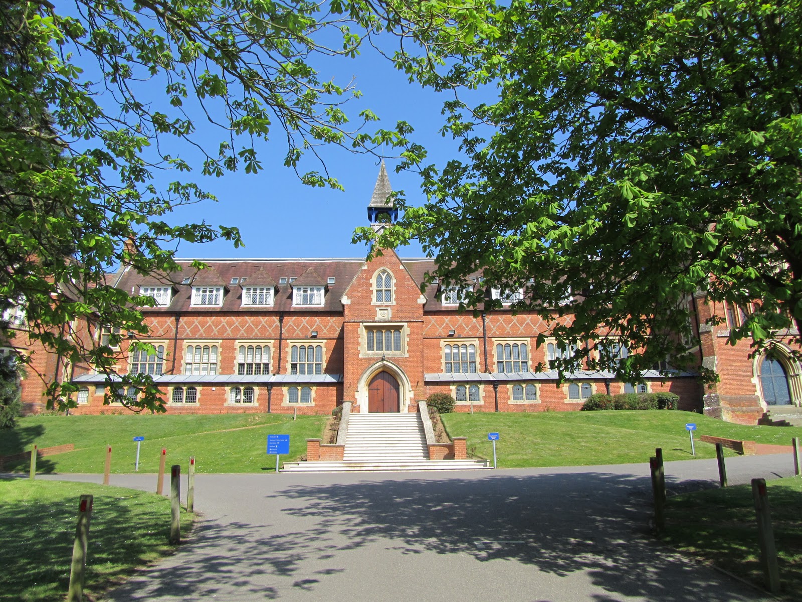 Baynes Family: Cranleigh school
