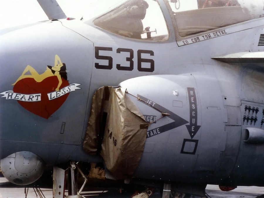 истории Истории : Женщина - на самолет!