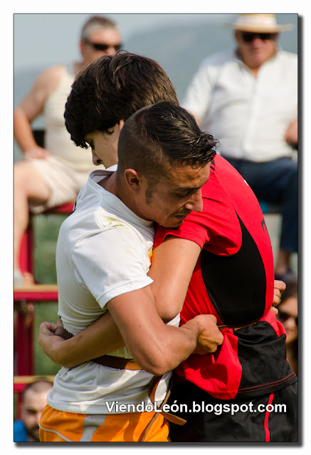 Viendo León: Lucha Leonesa en Vegaquemada (León)