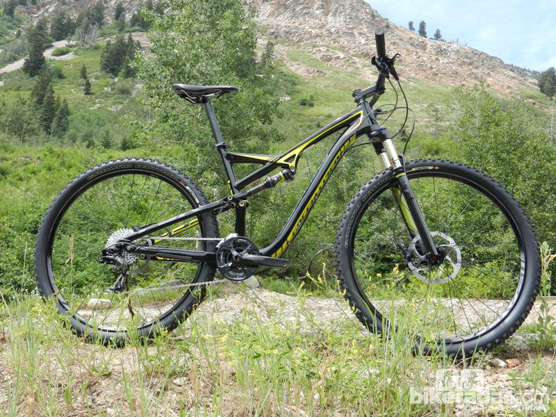 Andrea Sport: Specialized 2013 Mountain Bikes