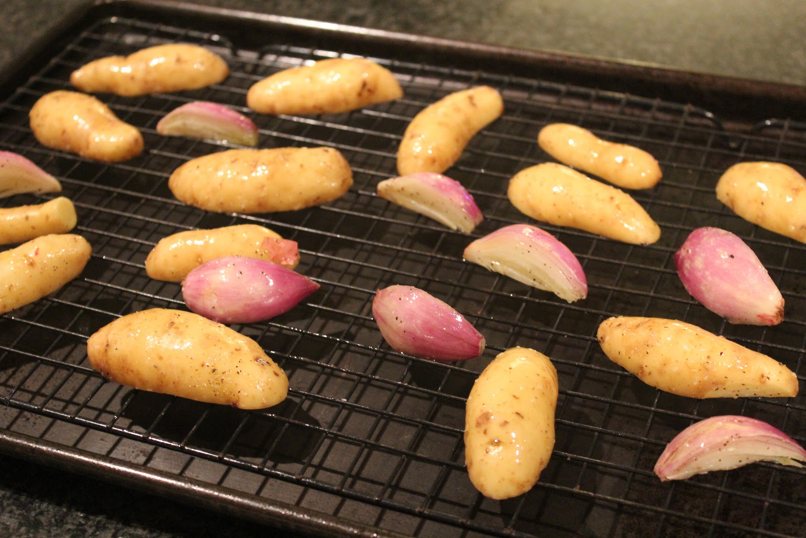Delicious Dishings: Haddock And Fingerling Potatoes In Tomato Sauce