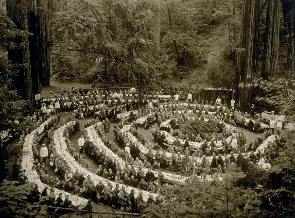 E-RODIOS: ΚΛΕΙΣΤΟ ΠΑΡΑΜΕΝΕΙ ΤΟ BOHEMIAN GROVE CLUB ΤΗΣ ΕΛΙΤ