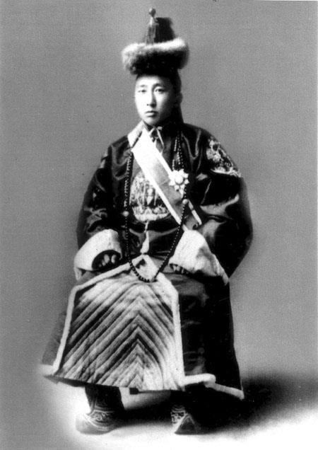 Төгс Төгөлдөр Perfect 完美 Parfait مثالي: The Mongolian Nobility