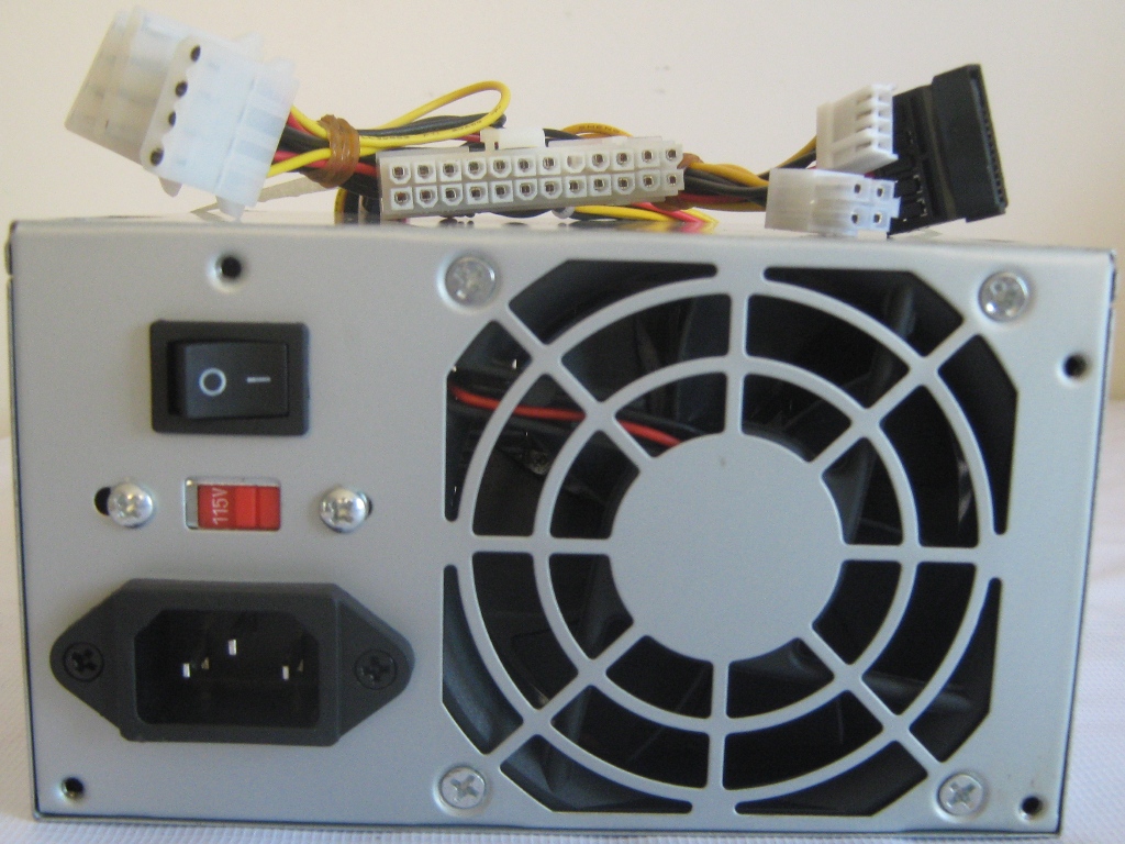 tecnico en sistemas: FUENTE DE PODER