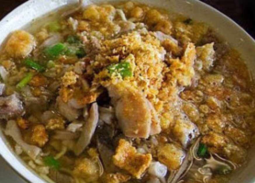 Street Food Carinderia Philippines: Original La Paz Batchoy # ...