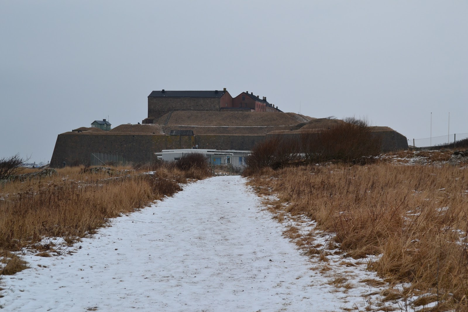 Kulturmiljö Halland - Byggnadsvård: Simhall vid simstadion i Varberg