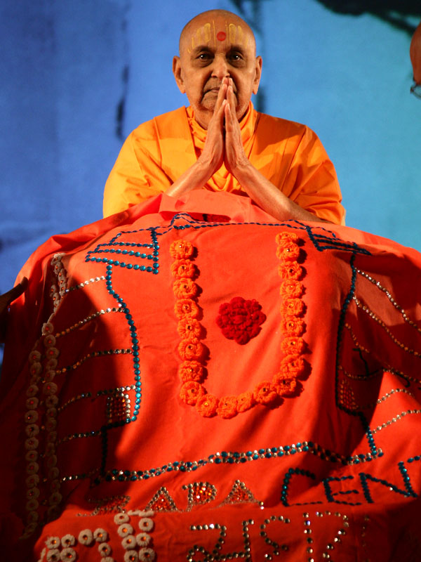 Lord Swaminarayan: Pramukh Swami Maharaj Photos