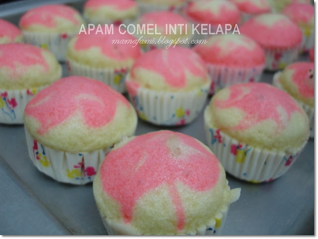 MamaFaMi's Spice n Splendour: Apam comel inti kelapa