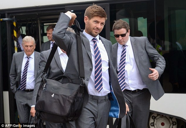 Proud Dad; STEVEN GERRARD WILL BRING PHOTO OF HIS DAUGHTERS IN ENGLAND ...