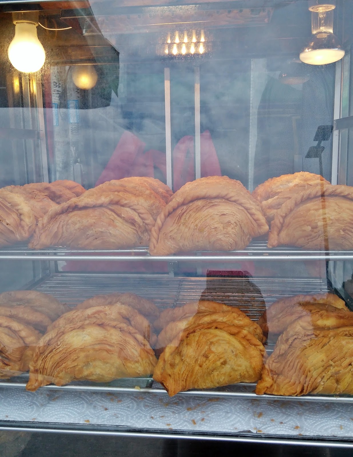 Venoth's Culinary Adventures: HOMI Chicken Curry Puff @ SS2, Petaling Jaya