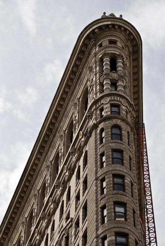 Oasis Of The Seas: Flatiron Building of New York city