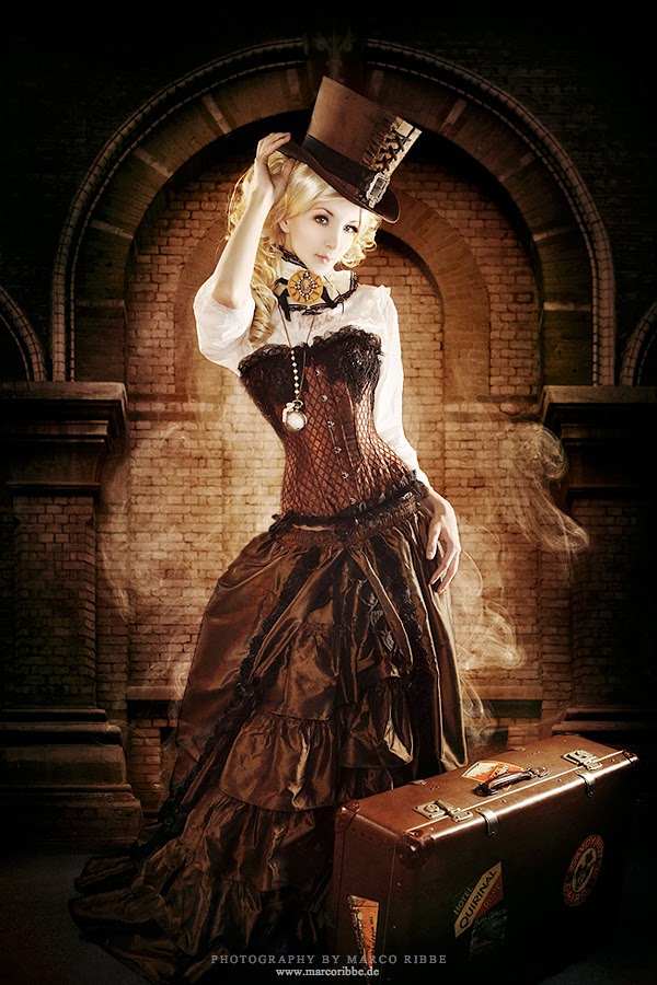 Steampunk Fashion Guide: Elegent Victorian Evening Wear