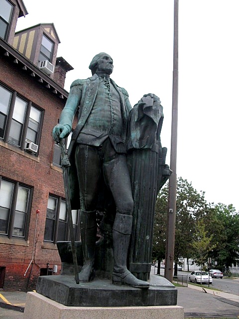 Photo-ops: Sculptures of Springfield: George Washington Statue (Replica)