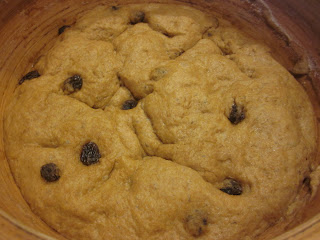 Fiddling thru Fiddlehead: Orange-Mace-Raisin Bread