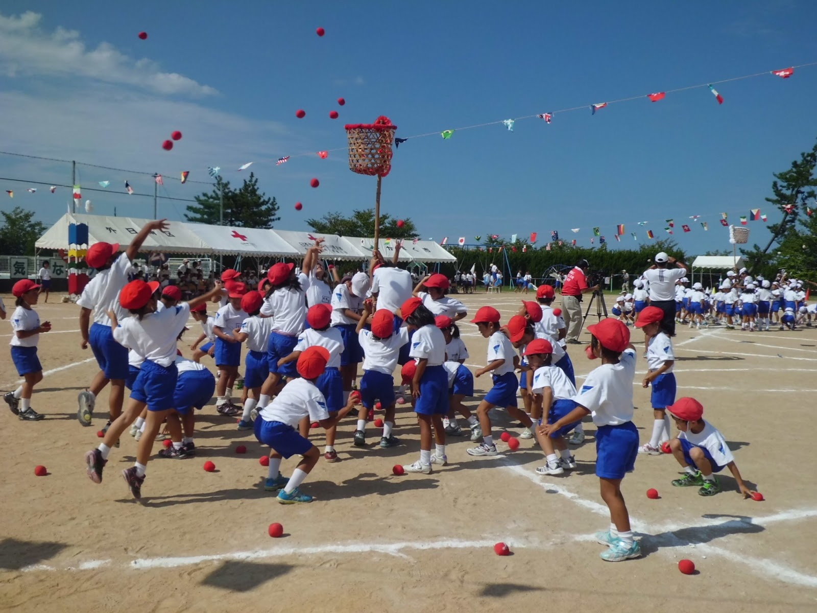 Osaka Joe: Japanese Autumn Tradition: Undokai