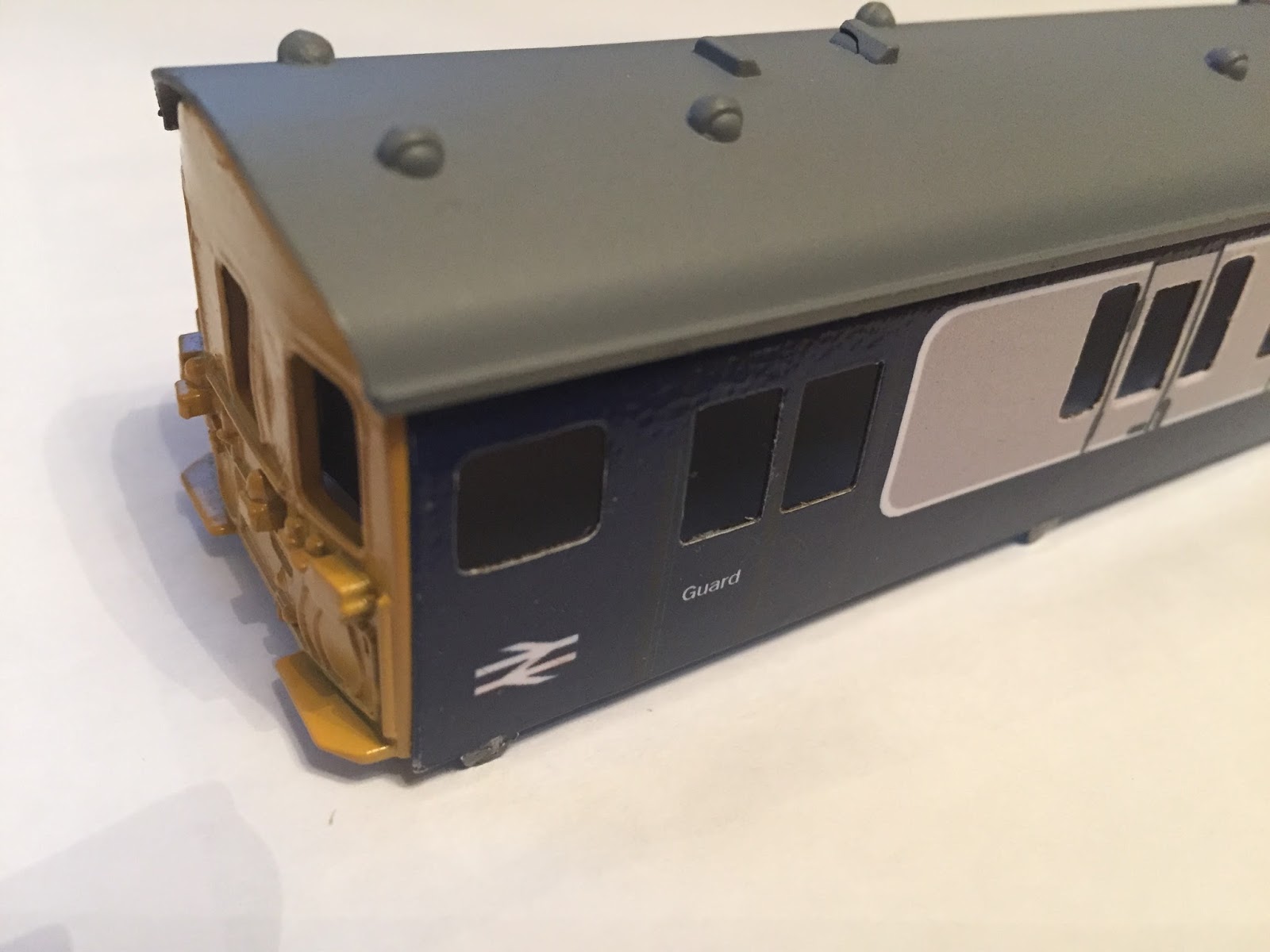 Hornby Dublo 3 Rail: Blue & Grey EMU - part two