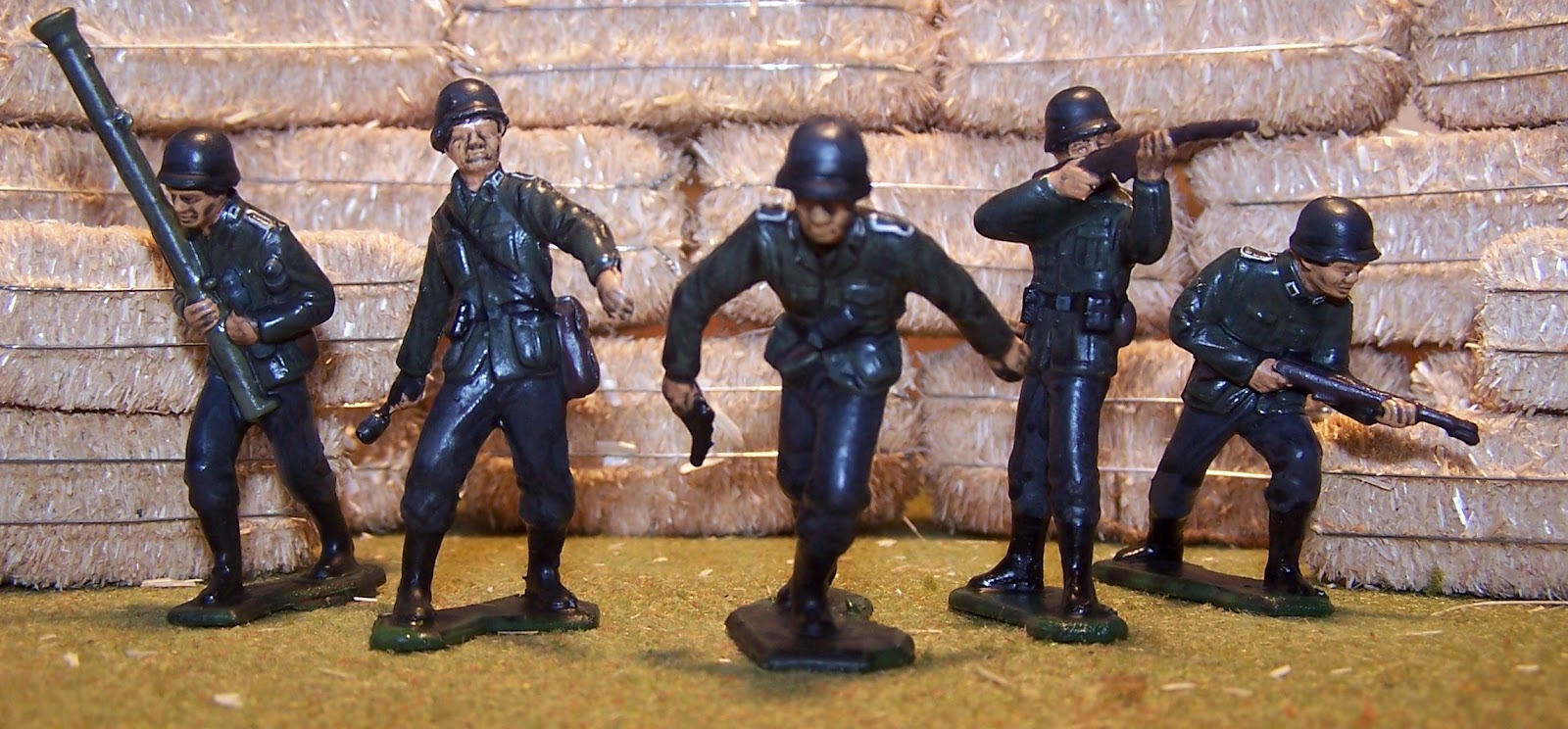 WWII Plastic Toy Soldiers: Marx - Toy Soldiers