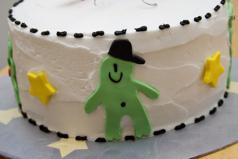 Jo's Cakes: Alien invasion