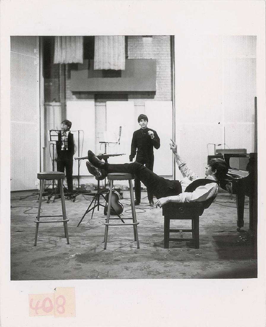 Meet the Beatles for Real: Ringo puts his feet up